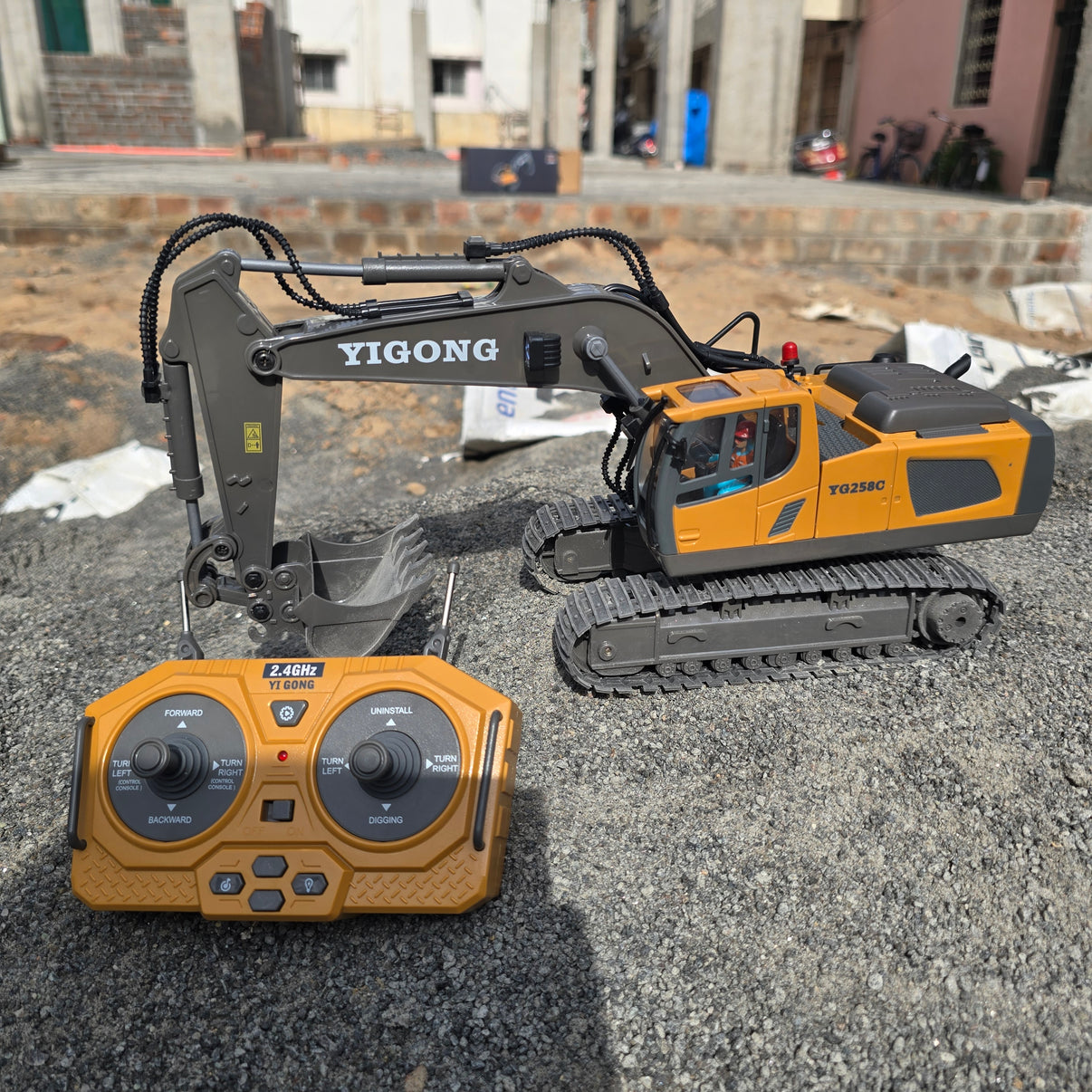 YIGONG RC EXCAVATOR 11 CHANNEL 1:18 scale – Bommaikadai78